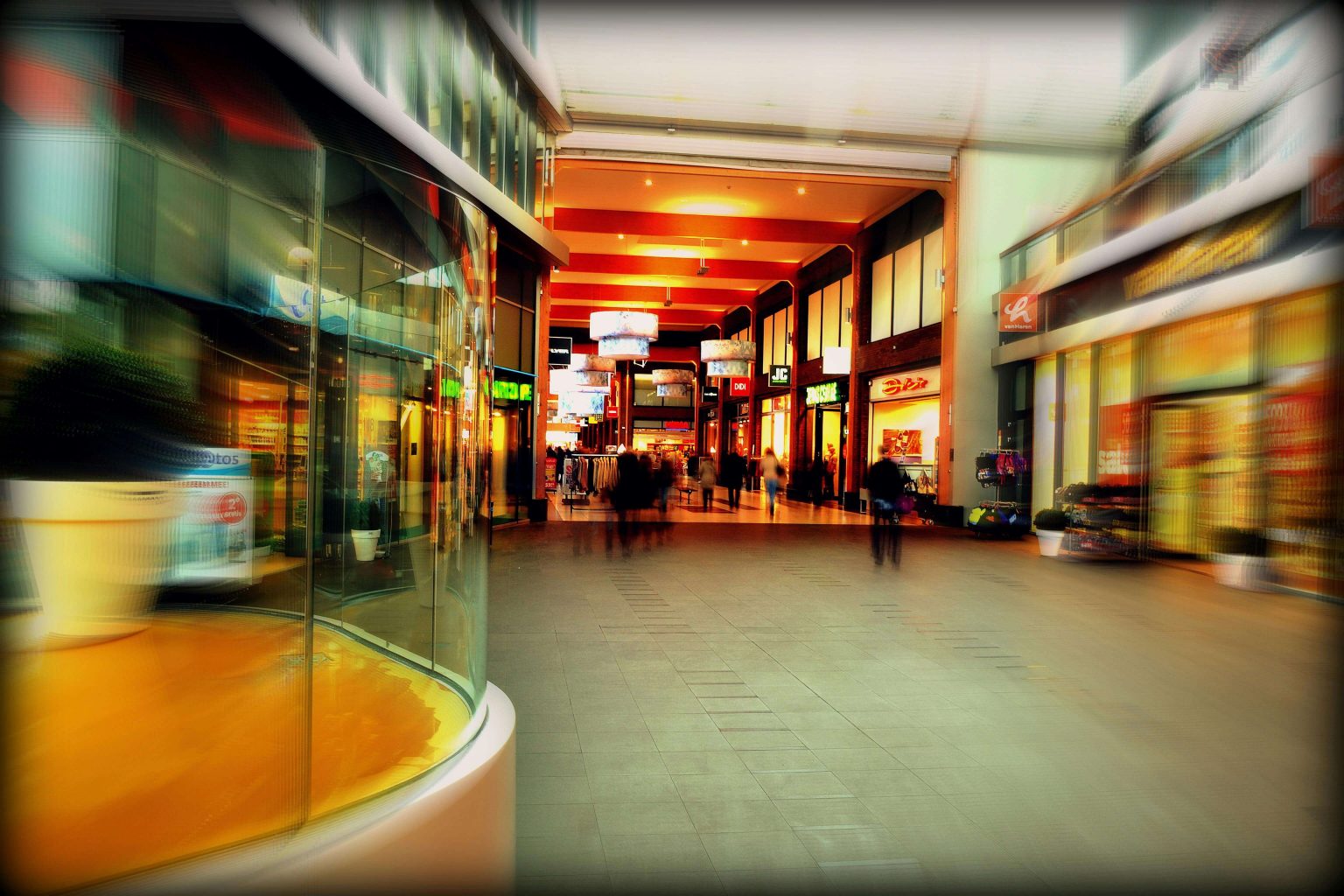 The Benefits of Employee Discounts | Give Your Employees More